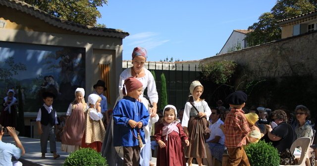 Costumes de Provence en fête - Salluvii